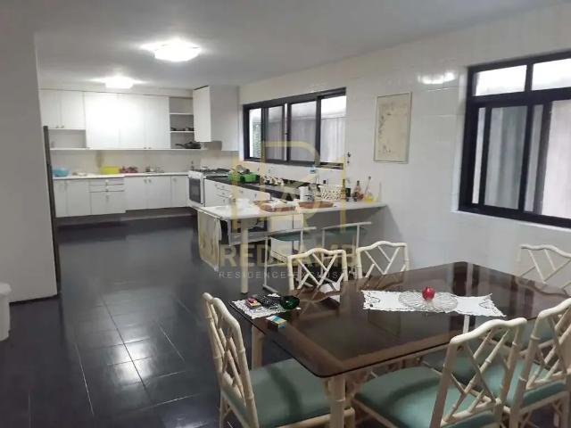 Casa / Sobrado para Venda em Santana de Parnaíba/SP Alphaville 4 Quartos