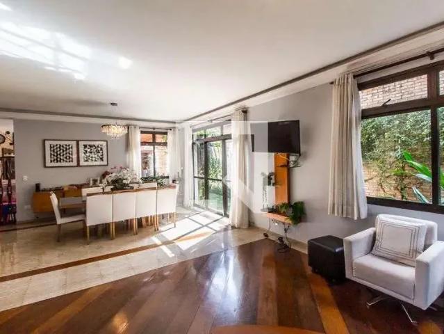 Casa / Sobrado para Venda em Santana de Parnaíba/SP Alphaville 4 Quartos