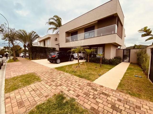 Casa / Sobrado para Venda em Santana de Parnaíba/SP Alphaville 4 Quartos