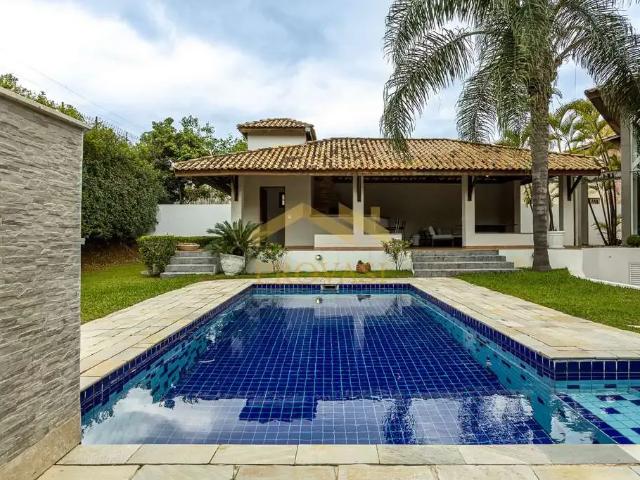 Casa / Sobrado para Venda em Santana de Parnaíba/SP Alphaville 4 Quartos