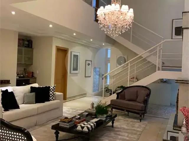 Casa / Sobrado para Venda em Santana de Parnaíba/SP Alphaville 4 Quartos