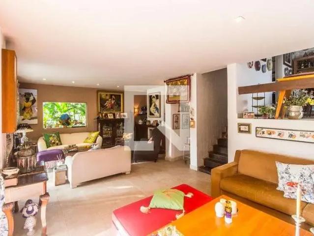 Casa / Sobrado para Venda em Santana de Parnaíba/SP Alphaville 4 Quartos