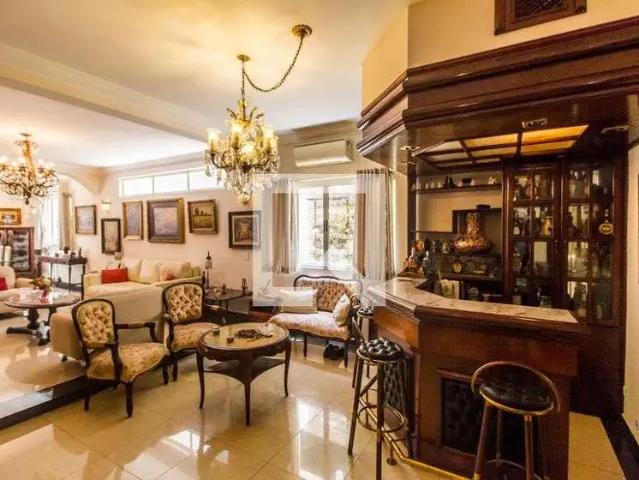 Casa / Sobrado para Venda em Santana de Parnaíba/SP Alphaville 4 Quartos
