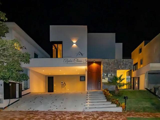 Casa / Sobrado para Venda em Santana de Parnaíba/SP Alphaville 4 Quartos