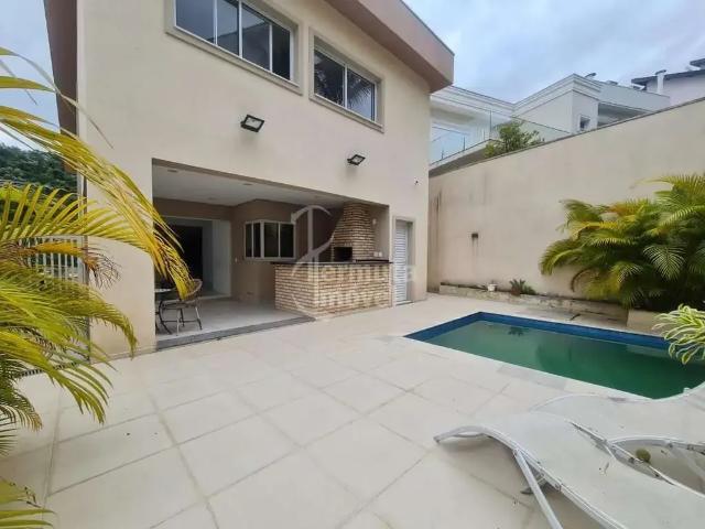 Casa / Sobrado para Venda em Santana de Parnaíba/SP Alphaville 4 Quartos