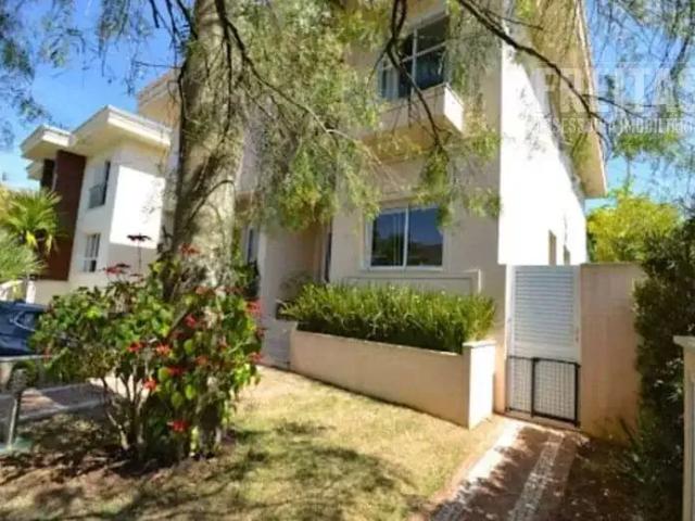 Casa / Sobrado para Venda em Santana de Parnaíba/SP Alphaville 4 Quartos