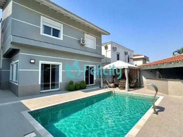 Casa / Sobrado para Venda em Santana de Parnaíba/SP Alphaville 4 Quartos