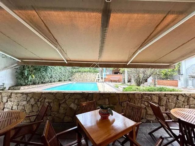 Casa / Sobrado para Venda em Santana de Parnaíba/SP Alphaville 4 Quartos
