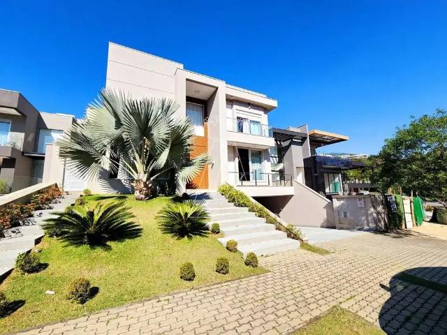 Casa / Sobrado para Venda em Santana de Parnaíba/SP Alphaville 4 Quartos