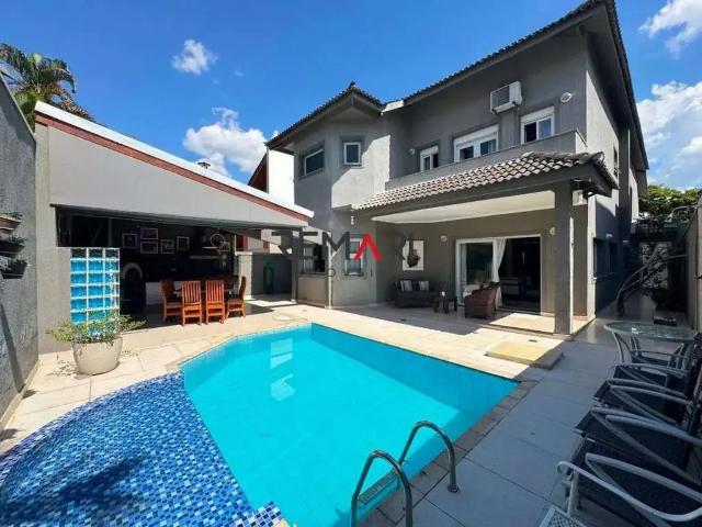 Casa / Sobrado para Venda em Santana de Parnaíba/SP Alphaville 4 Quartos