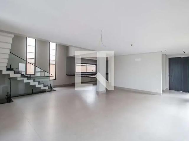 Casa / Sobrado para Venda em Santana de Parnaíba/SP Alphaville 4 Quartos