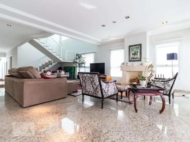 Casa / Sobrado para Venda em Santana de Parnaíba/SP Alphaville 4 Quartos