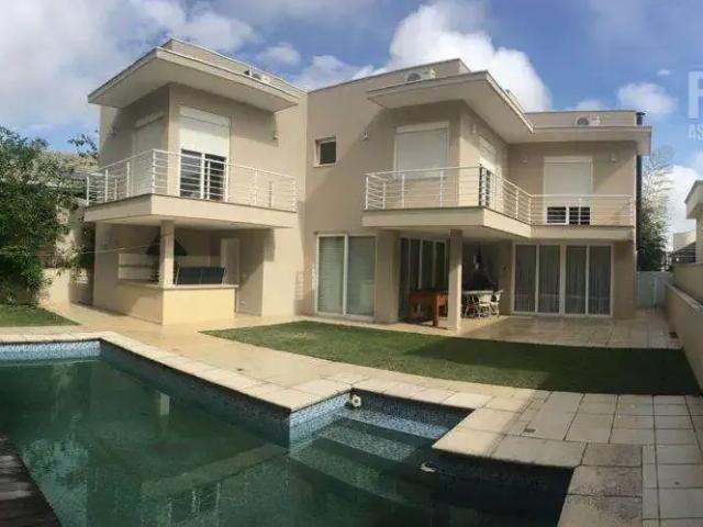 Casa / Sobrado para Venda em Santana de Parnaíba/SP Alphaville 4 Quartos