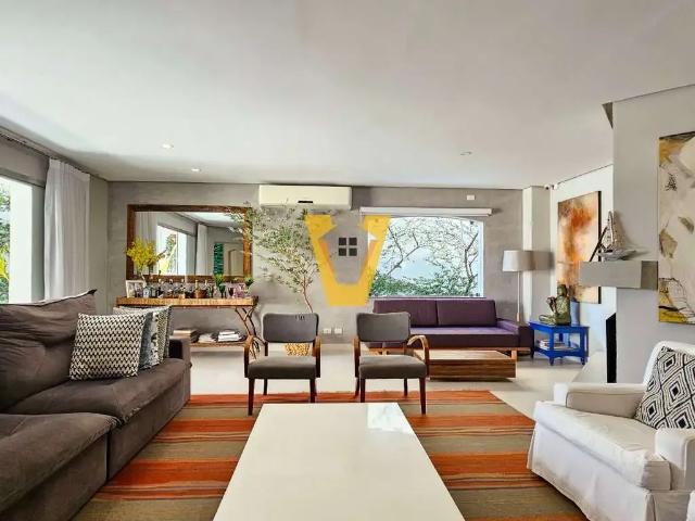 Casa / Sobrado para Venda em Santana de Parnaíba/SP Alphaville 4 Quartos