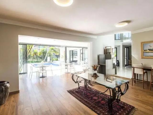 Casa / Sobrado para Venda em Santana de Parnaíba/SP Alphaville 4 Quartos