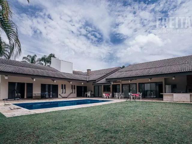Casa / Sobrado para Venda em Santana de Parnaíba/SP Alphaville 4 Quartos