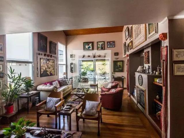 Casa / Sobrado para Venda em Santana de Parnaíba/SP Alphaville 4 Quartos