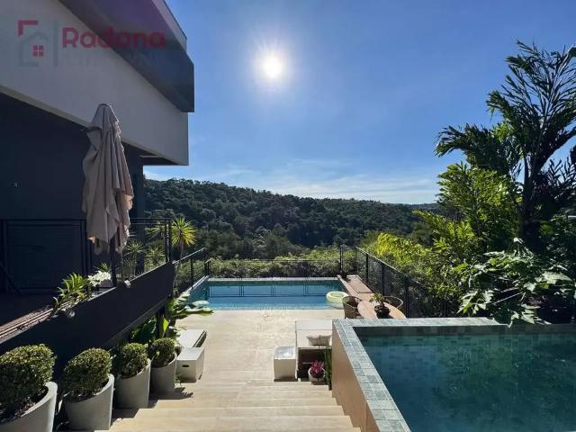 Casa / Sobrado para Venda em Santana de Parnaíba/SP Alphaville 4 Quartos