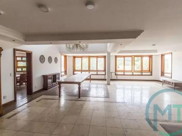 Casa / Sobrado para Venda em Santana de Parnaíba/SP Alphaville 4 Quartos