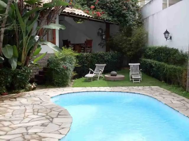 Casa / Sobrado para Venda em Santana de Parnaíba/SP Alphaville 4 Quartos