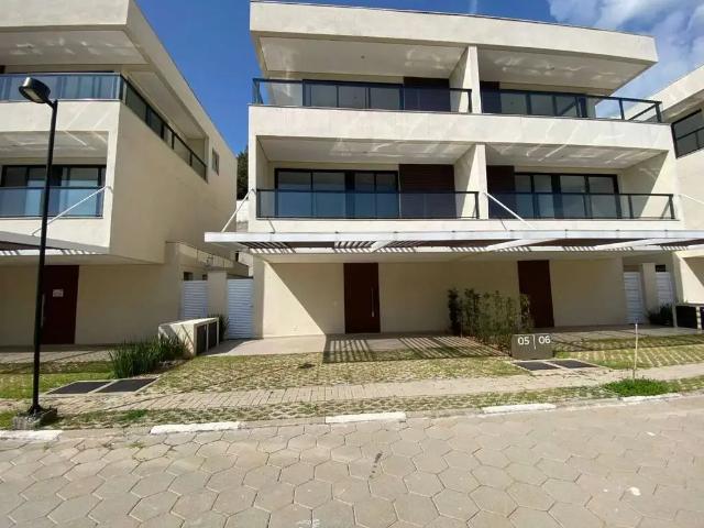 Casa / Sobrado para Venda em Santana de Parnaíba/SP Alphaville 4 Quartos