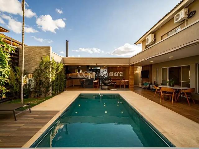 Casa / Sobrado para Venda em Santana de Parnaíba/SP Alphaville 4 Quartos