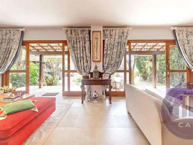 Casa / Sobrado para Venda em Santana de Parnaíba/SP Alphaville 4 Quartos