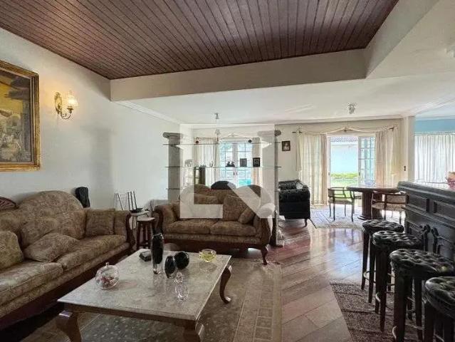 Casa / Sobrado para Venda em Santana de Parnaíba/SP Alphaville 4 Quartos