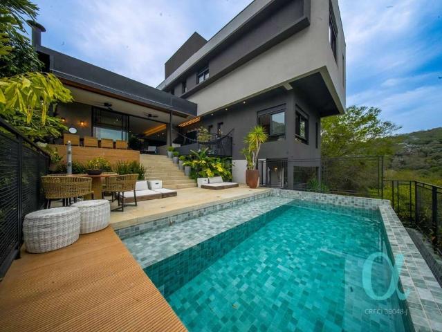 Casa / Sobrado para Venda em Santana de Parnaíba/SP Alphaville 4 Quartos