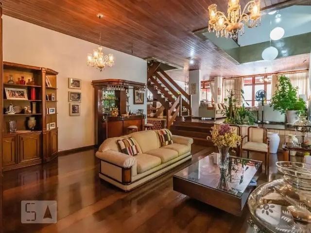 Casa / Sobrado para Venda em Santana de Parnaíba/SP Alphaville 4 Quartos