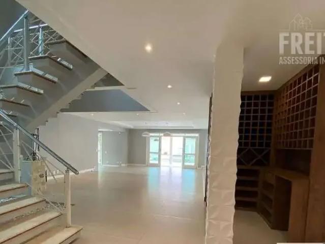 Casa / Sobrado para Venda em Santana de Parnaíba/SP Alphaville 4 Quartos