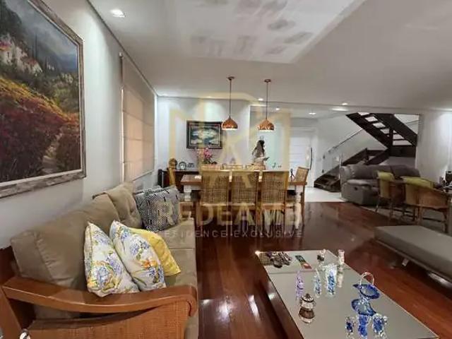 Casa / Sobrado para Venda em Santana de Parnaíba/SP Alphaville 4 Quartos
