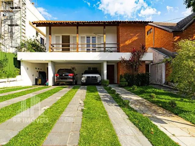 Casa / Sobrado para Venda em Santana de Parnaíba/SP Alphaville 4 Quartos