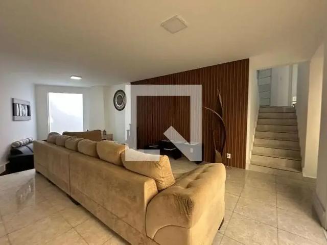 Casa / Sobrado para Venda em Santana de Parnaíba/SP Alphaville 4 Quartos