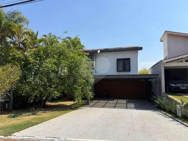 Casa / Sobrado para Venda em Santana de Parnaíba/SP Alphaville 4 Quartos