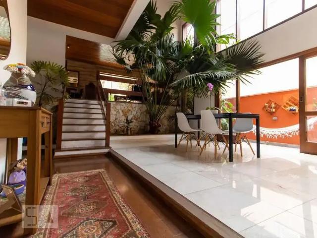 Casa / Sobrado para Venda em Santana de Parnaíba/SP Alphaville 4 Quartos
