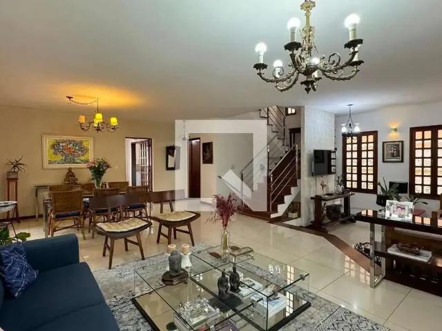 Casa / Sobrado para Venda em Santana de Parnaíba/SP Alphaville 4 Quartos