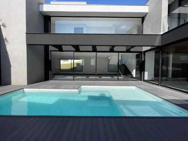 Casa / Sobrado para Venda em Santana de Parnaíba/SP Alphaville 4 Quartos
