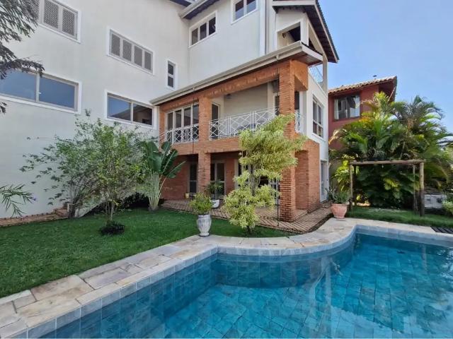 Casa / Sobrado para Venda em Santana de Parnaíba/SP Alphaville 4 Quartos