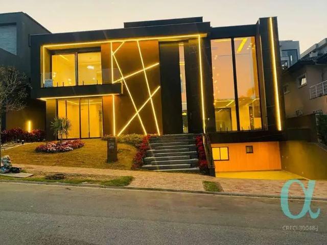 Casa / Sobrado para Venda em Santana de Parnaíba/SP Alphaville 4 Quartos