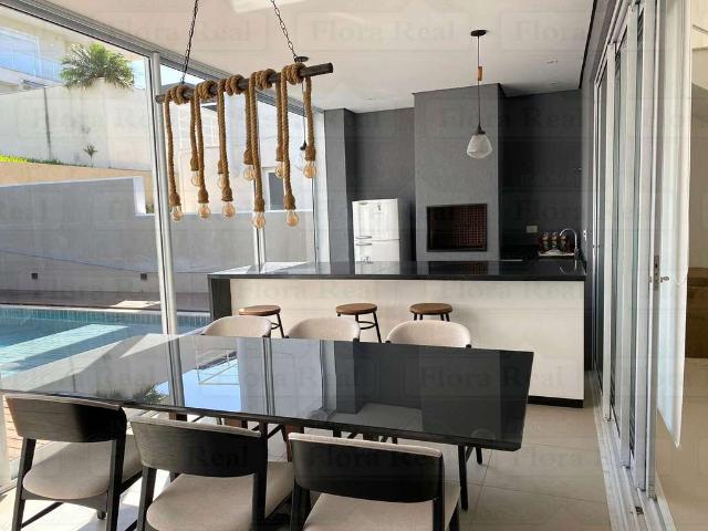 Casa / Sobrado para Venda em Santana de Parnaíba/SP Alphaville 4 Quartos