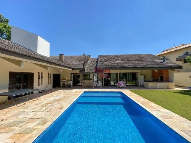 Casa / Sobrado para Venda em Santana de Parnaíba/SP Alphaville 4 Quartos