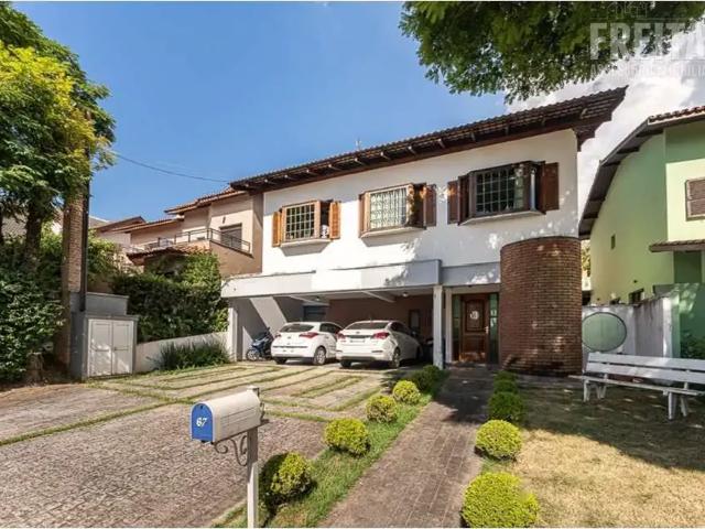 Casa / Sobrado para Venda em Santana de Parnaíba/SP Alphaville 4 Quartos