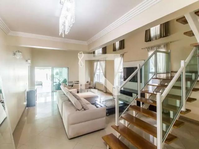 Casa / Sobrado para Venda em Santana de Parnaíba/SP Alphaville 4 Quartos