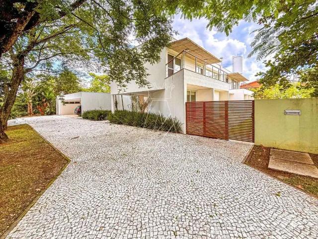 Casa / Sobrado para Venda em Santana de Parnaíba/SP Alphaville 4 Quartos