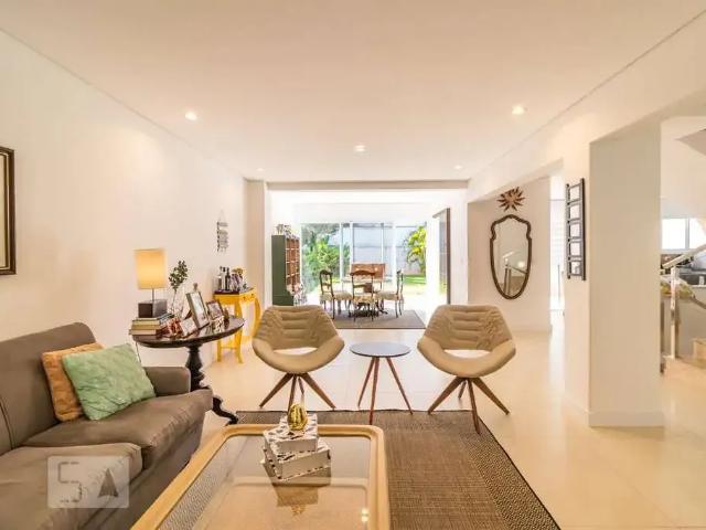 Casa / Sobrado para Venda em Santana de Parnaíba/SP Alphaville 4 Quartos