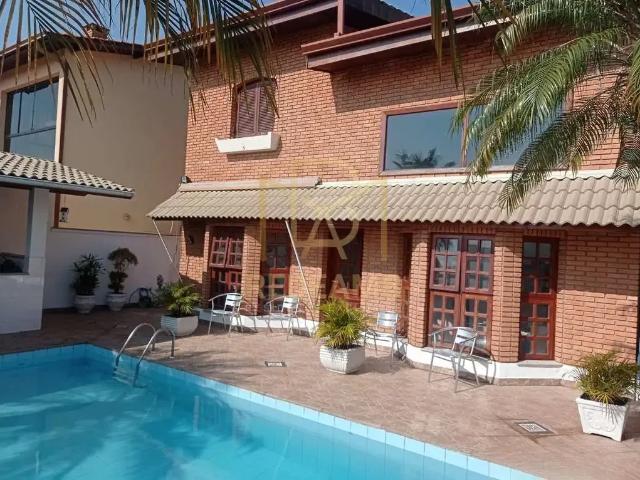 Casa / Sobrado para Venda em Santana de Parnaíba/SP Alphaville 4 Quartos