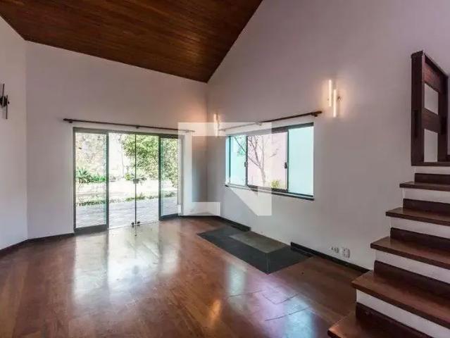 Casa / Sobrado para Venda em Santana de Parnaíba/SP Alphaville 4 Quartos
