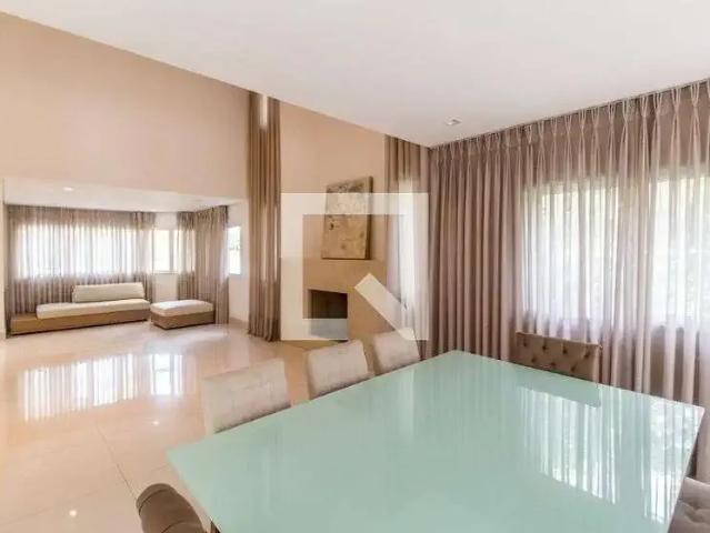 Casa / Sobrado para Venda em Santana de Parnaíba/SP Alphaville 4 Quartos