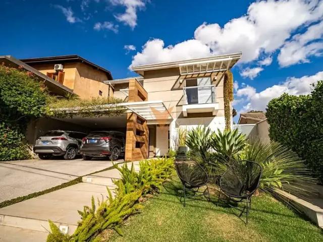 Casa / Sobrado para Venda em Santana de Parnaíba/SP Alphaville 4 Quartos